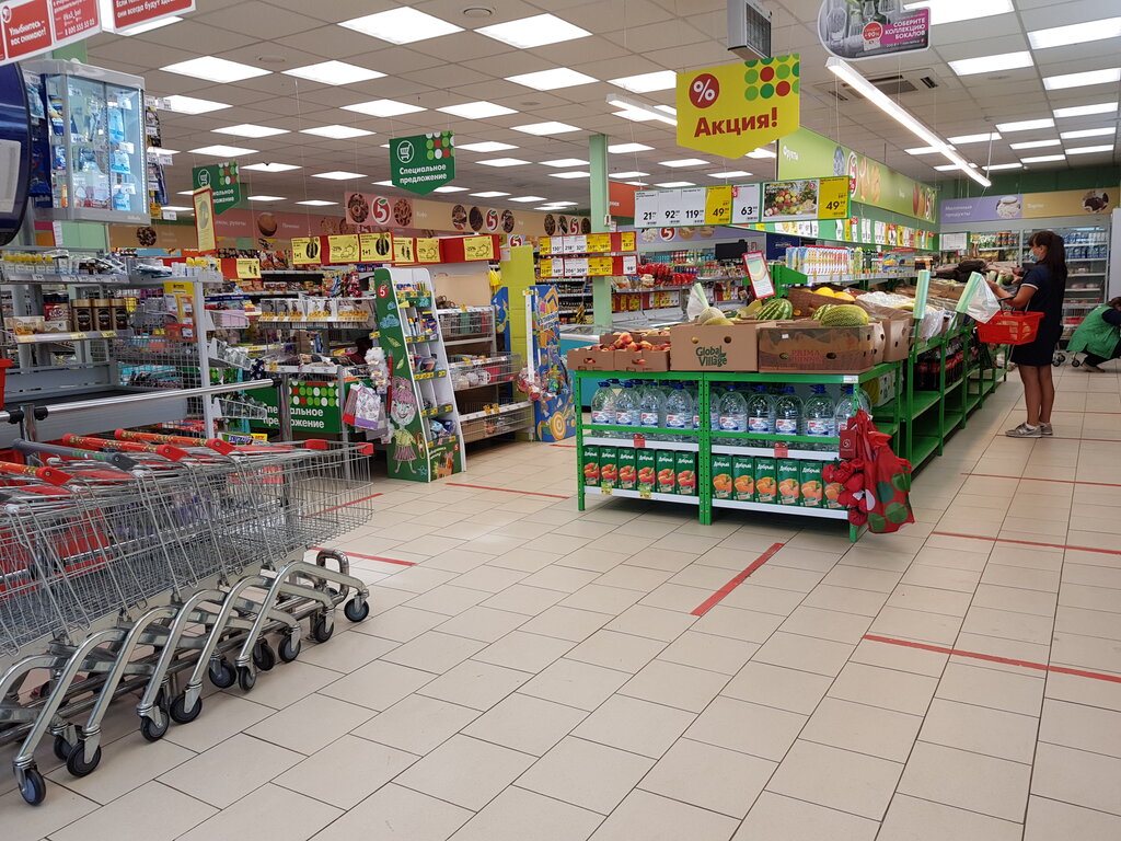 Süpermarket Pyatyorochka, Velikie Luky, foto