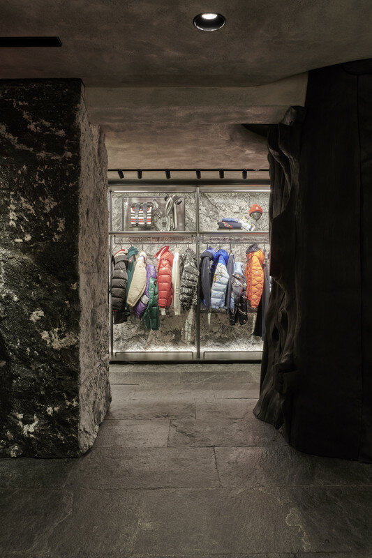 Giyim mağazası Moncler, Bern, foto