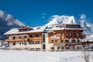 Apart Central – Premium Mountain & Garden (Dornaustraße No:615, Mayrhofen), otel  Mayrhofen'den