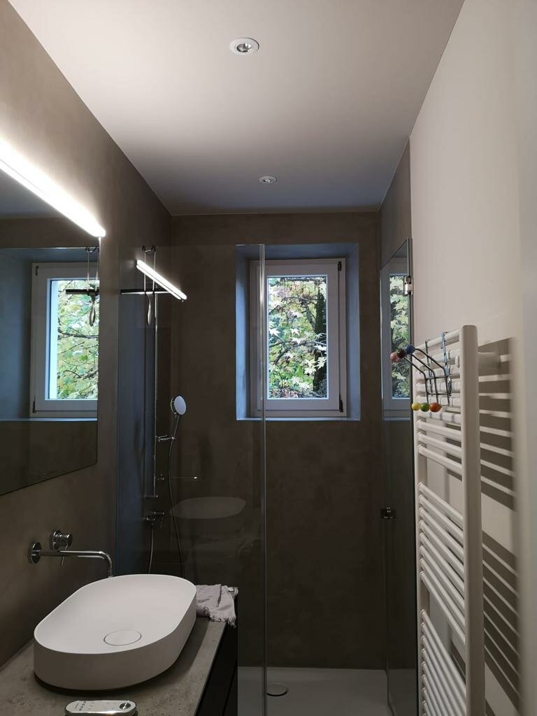 Boya ekipmanları Gipsergeschäft Gheller Luigi, Zürih, foto