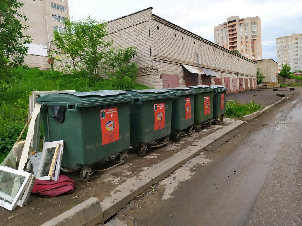 Çöp alanları Trash and garbage disposal area, Kirov, foto