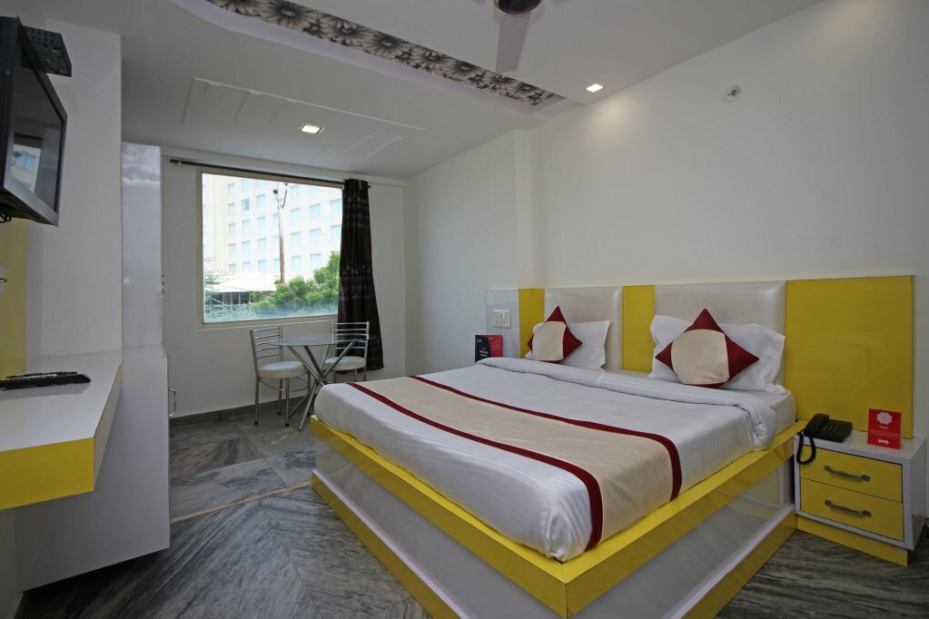 Otel Oyo 28053 Hotel Gayatri Palace, Agra, foto