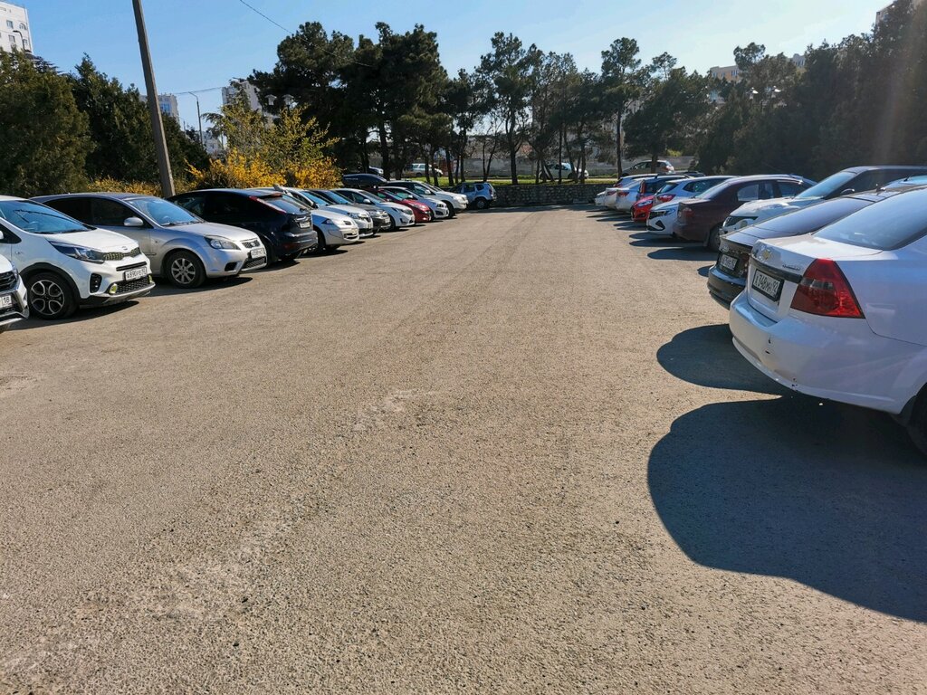 Otoparklar Car park, Sevastopol, foto