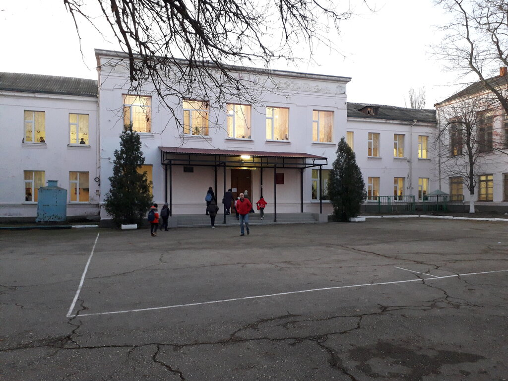 Ortaokul Специализированная школа № 2 имени Д.И. Ульянова, Feodosya (Kefe), foto