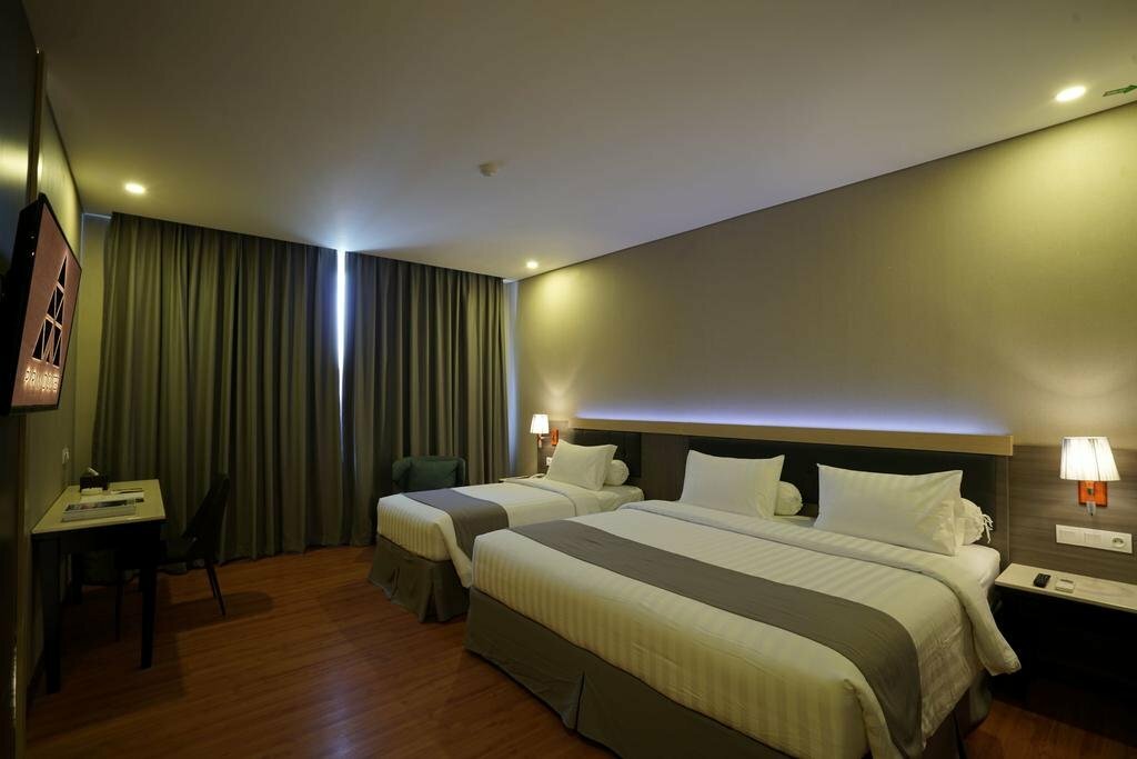 Otel Pyramid Suites, Banjarmasin, foto