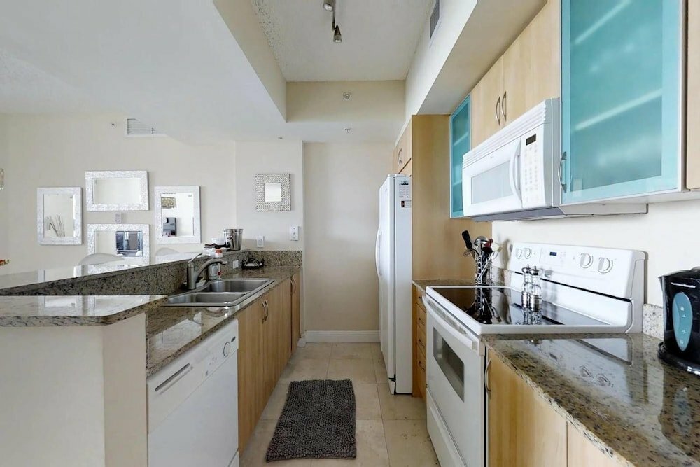Kısa süreli konaklama Beautiful Asian Retreat 2bd/2bth Apt. min to Beach, Florida Eyaleti, foto