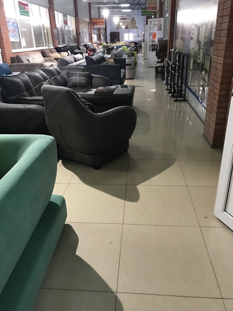 Alışveriş merkezleri Янтарное, Aksay, foto
