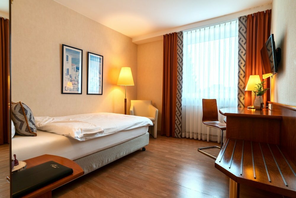 Otel Hotel Engbert, Kuzey Ren‑Vestfalya, foto