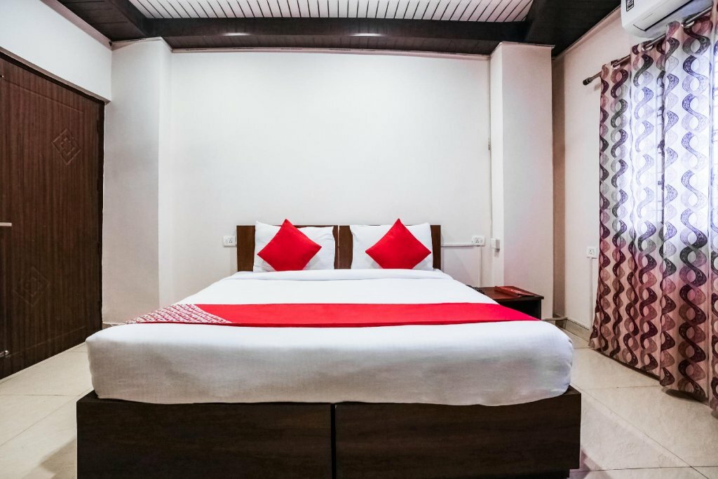 Otel Oyo Flagship 111 Canal Road, Uttarakhand, foto