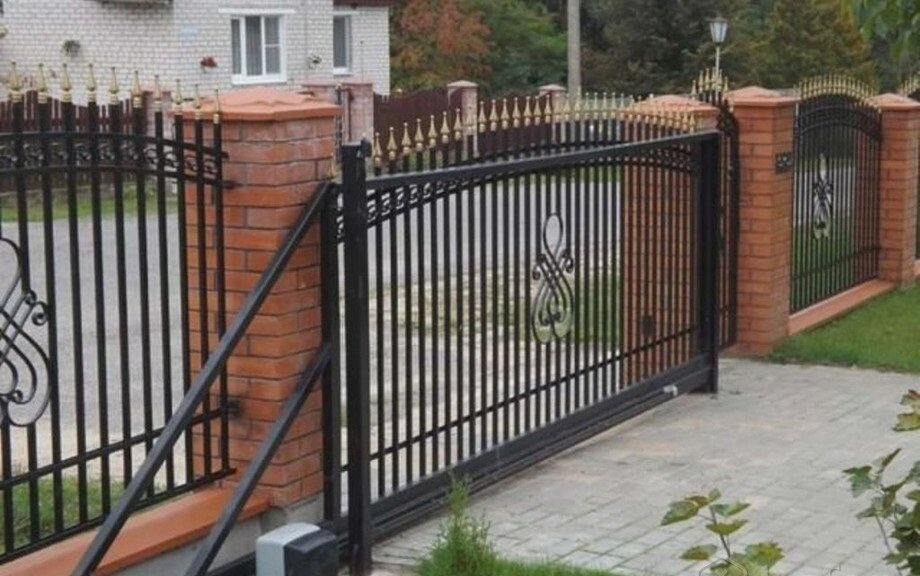 Metal konstrüksiyon firmaları Vorota, metalokonstrukcii Ip Nevero, Grodnenskaya oblastı, foto