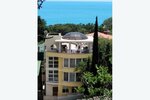 Semeinyi otel' Na Otradnoi (Отрадная улица No:1Б, посёлок городского типа Отрадное), otel  Kırım Cumhuriyeti'nden