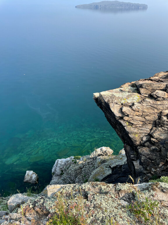 Turistik yerler Остатки древней каменной стены, İrkutskaya oblastı, foto