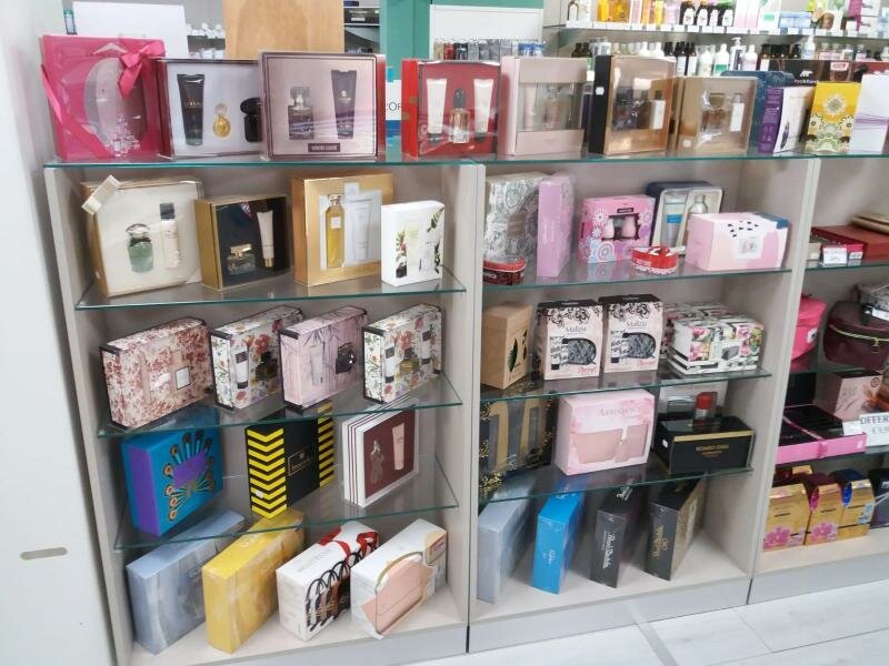 Kozmetik ve parfümeri mağazaları Eurocosmetic Profumerie Pachino, Sicilya, foto
