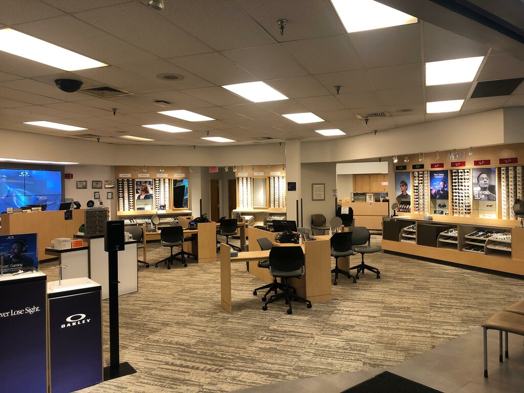 Giyim mağazası LensCrafters, Ohio Eyaleti, foto