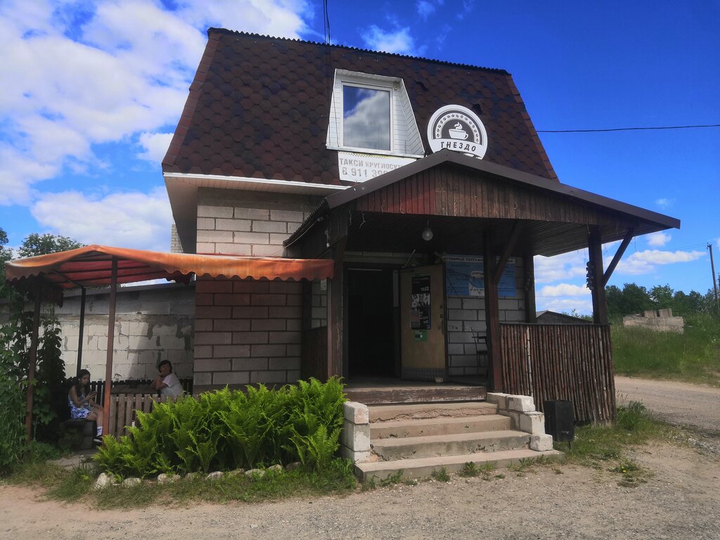 Kafe Gnezdo, Pskovskaya oblastı, foto