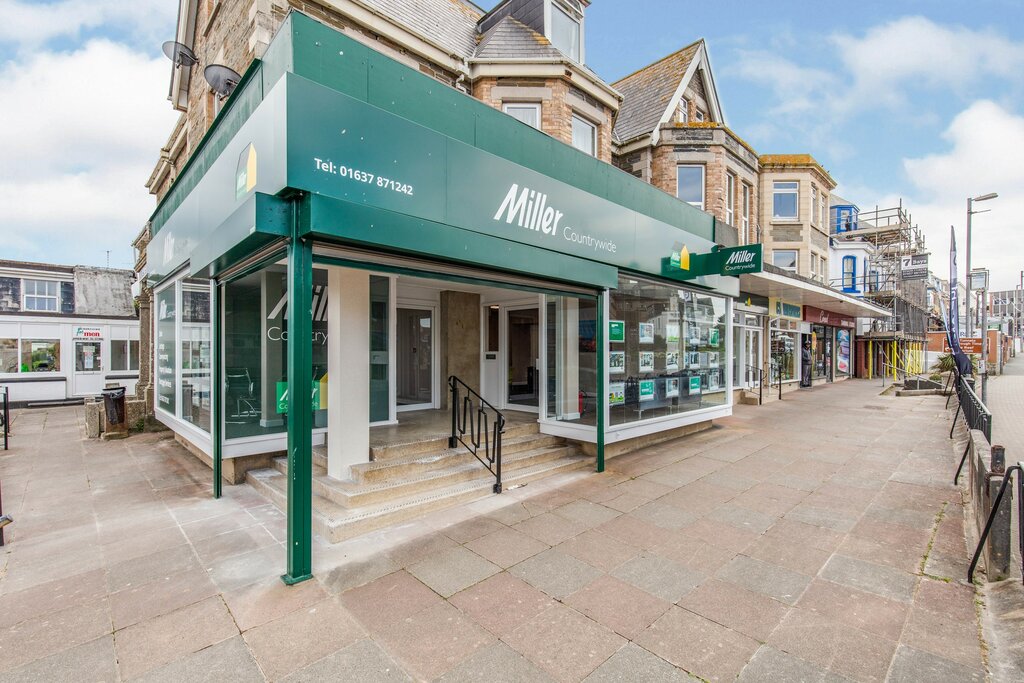 Arazi dizisi Miller Sales and Letting Agents Newquay, Newquay, foto