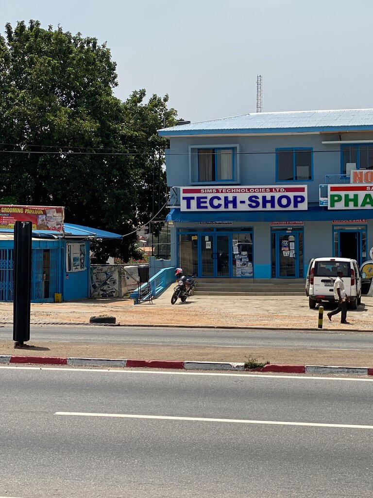 Mini-market Sims Technology, Kumasi, foto