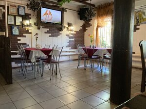 Taverna (Sovetskaya ulitsa No:18, Likhoslavl), kafe  Lixoslavl'dan