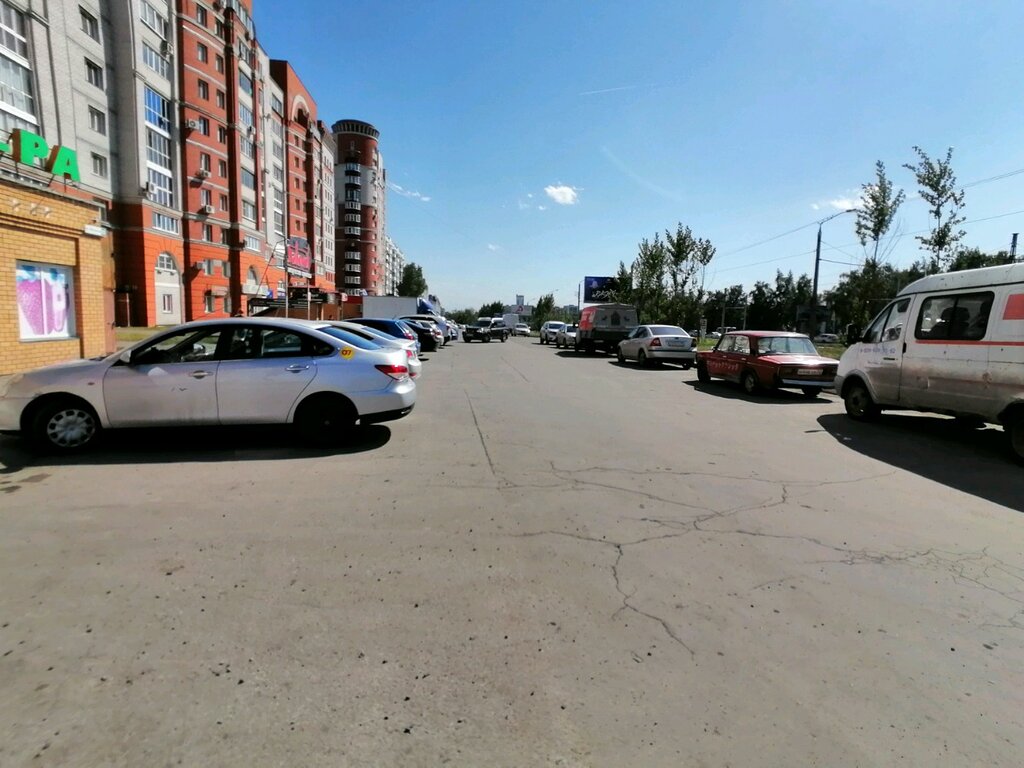 Otoparklar Parking lot, Barnaul, foto