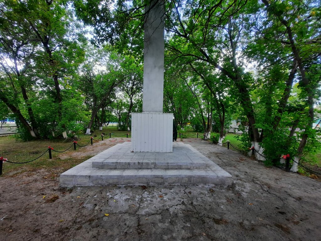 Anıt, heykel Павшим воинам Великой Отечественной войны 1941-1945 гг., Tümen (Tiumenskaya) oblastı, foto