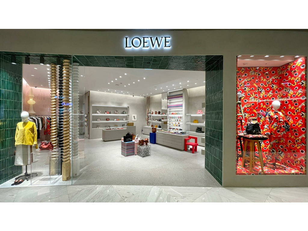 Giyim mağazası Loewe 롯데 월드타워점, Seul, foto