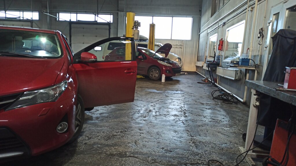 Otomobil servisi Торнадо, Çernogorsk, foto