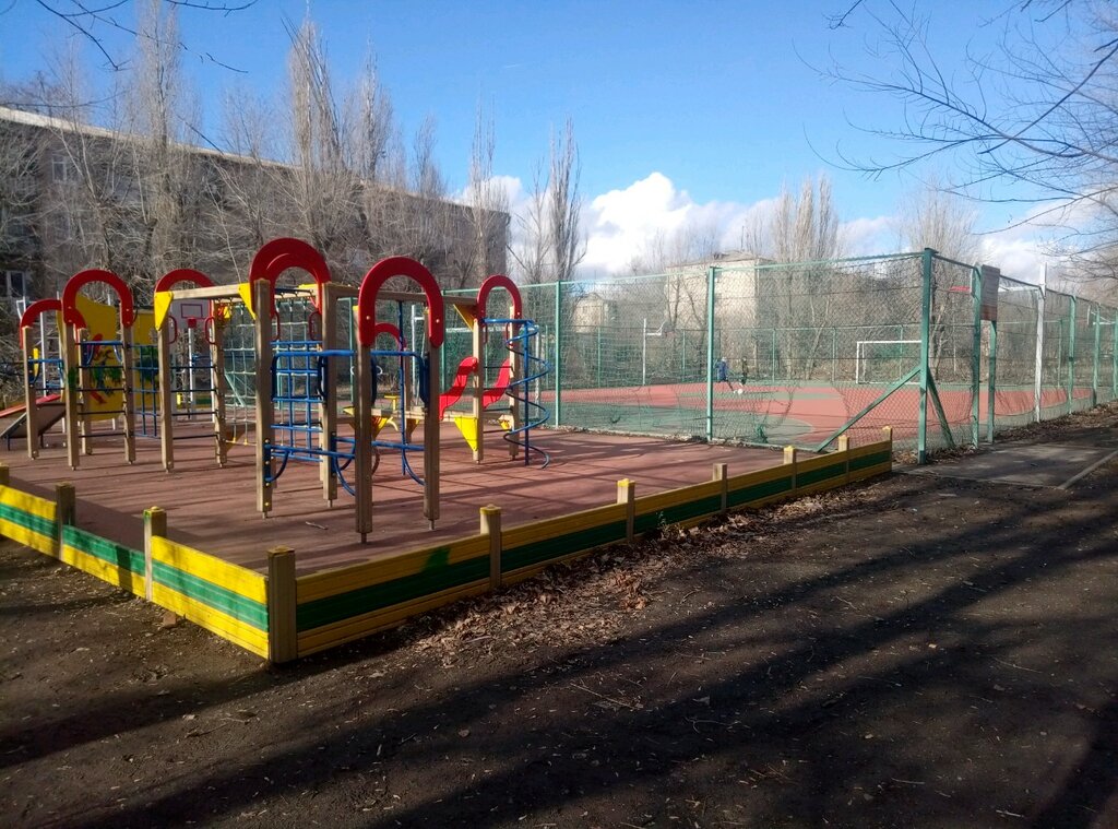 Oyun alanı Спортплощадка, Volgograd, foto