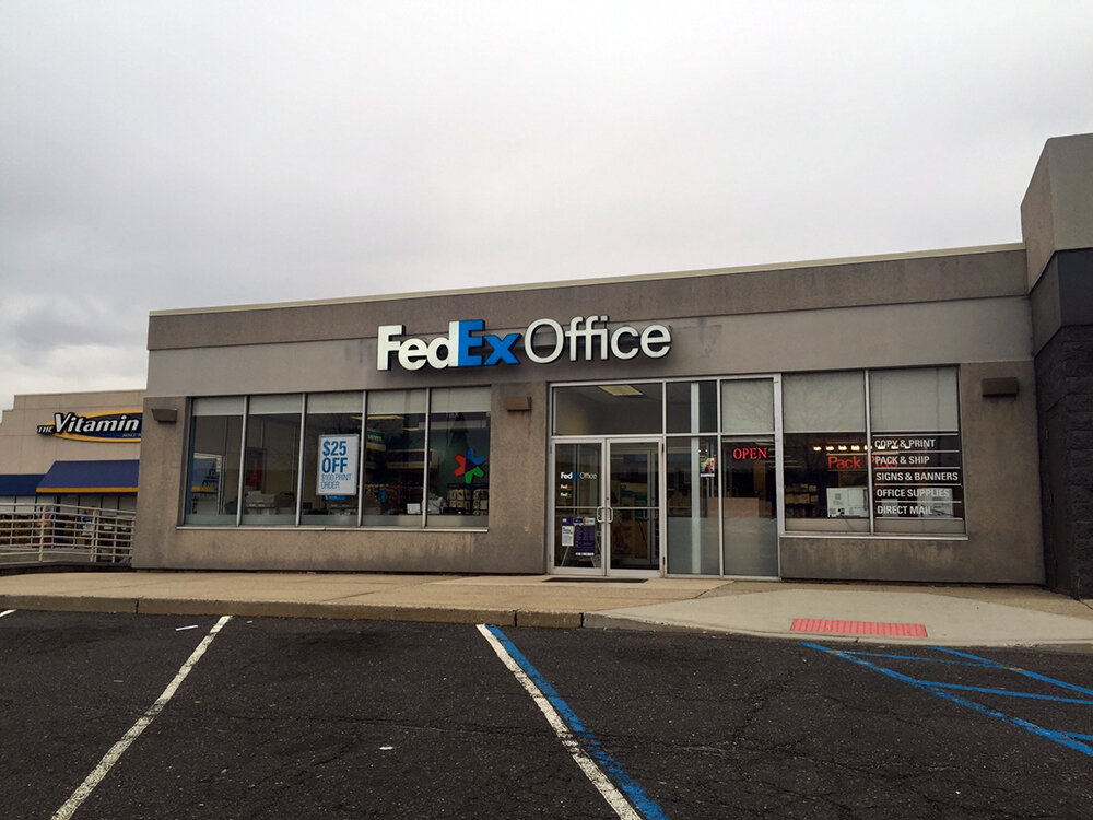 Fotokopi dükkanları FedEx Office Print & Ship Center, Raritan, foto