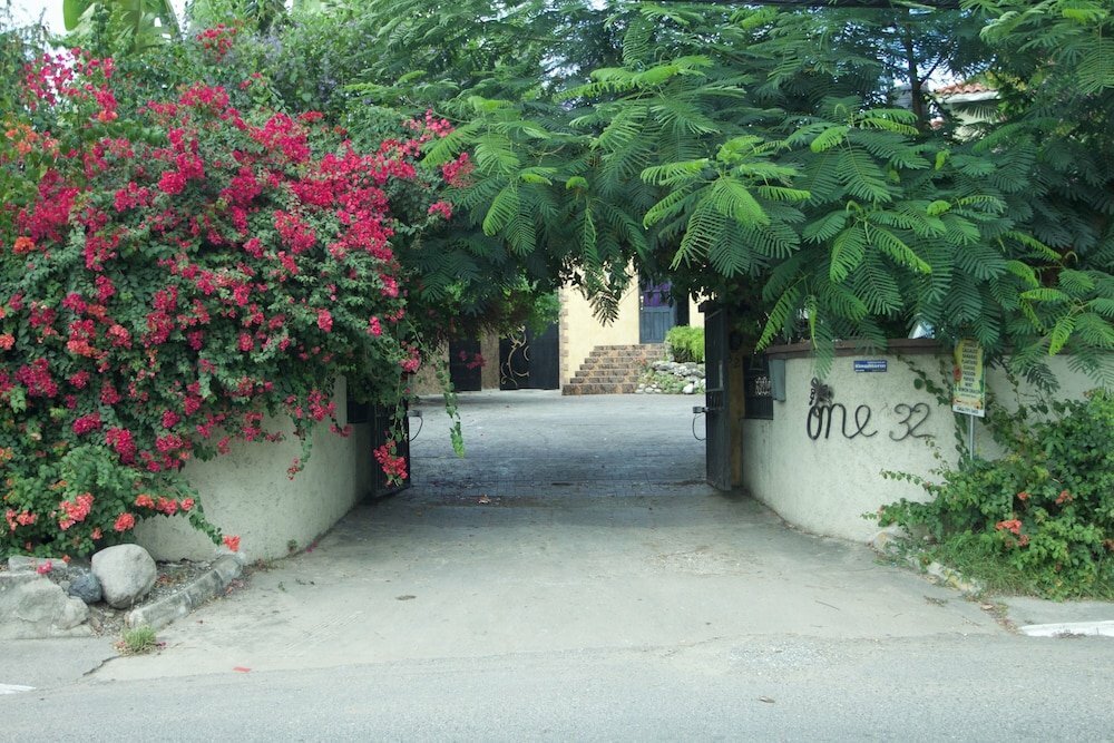 Otel One32 Guest House, Kingston, foto