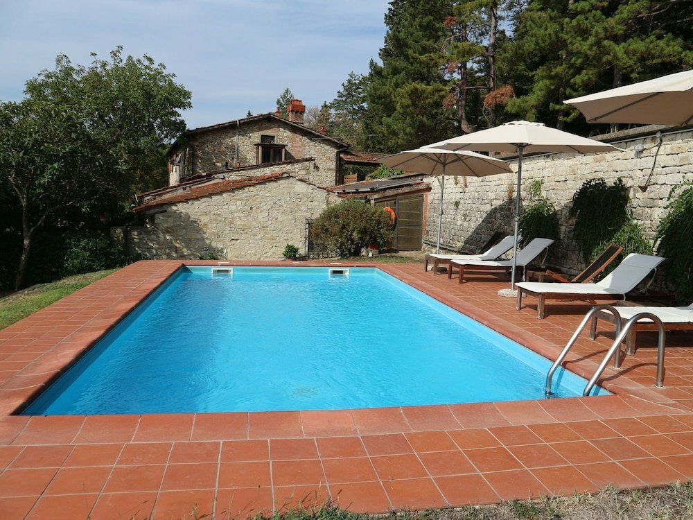 Otel Modern Holiday Home in Pelago With Pool, Toskana, foto