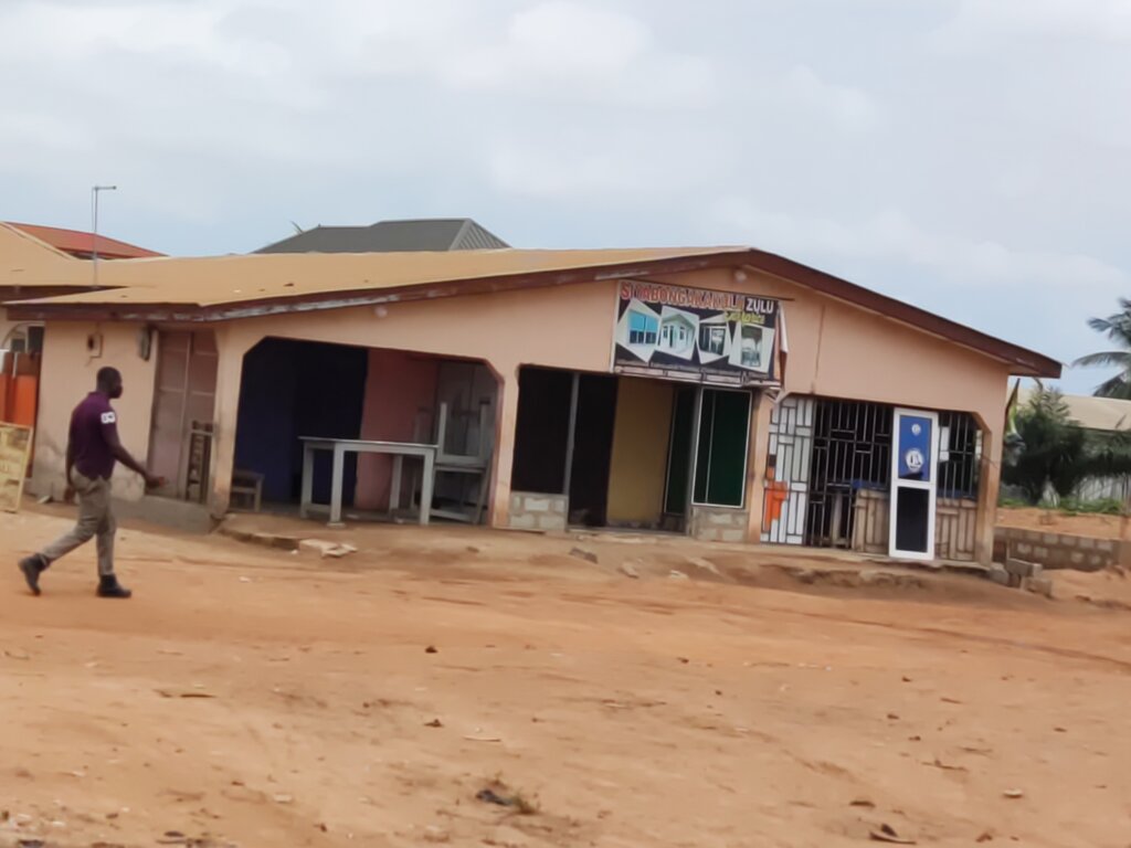 Cam ve cam ürün üreticisi Siyabongakakulu Zulu Enterprise, Dünya, foto