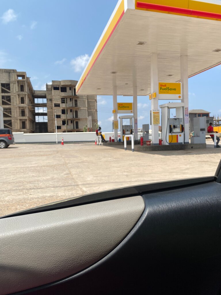 Benzin istasyonu Shell, Akra, foto