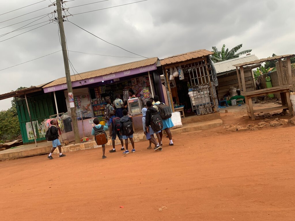 Moda evleri Enapa Fashion and Provision Store, Dünya, foto