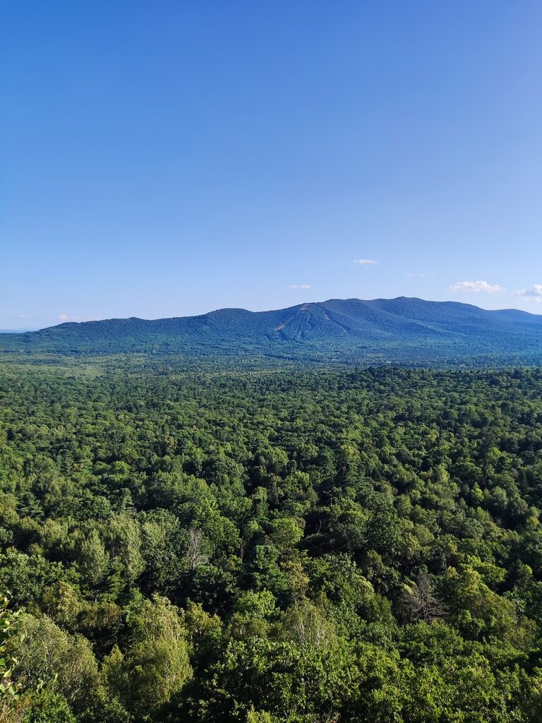 Dağ zirvesi гора Лосиное копыто, Habarovski krayı, foto