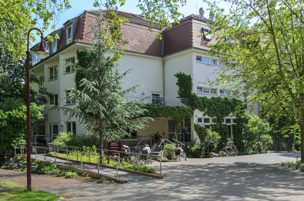 Huzurevi, bakımevi Städtisches Altenpflegeheim Seniorenpark Dölitz, Leipzig, foto