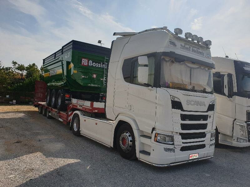 Çekici hizmeti Autotrasporti Bellandi Ferdinando, Lombardiya, foto
