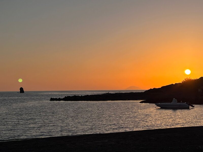 Plaj Sunset Vulcano Ponente, Sicilya, foto