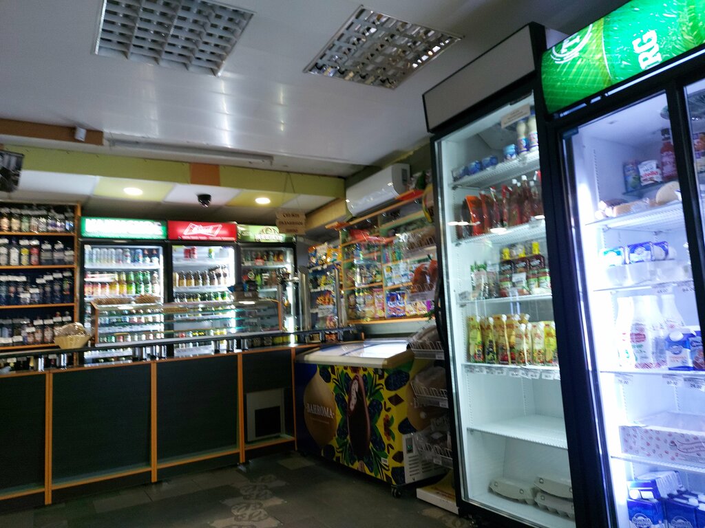 Market U Aleksandry, Murmansk, foto