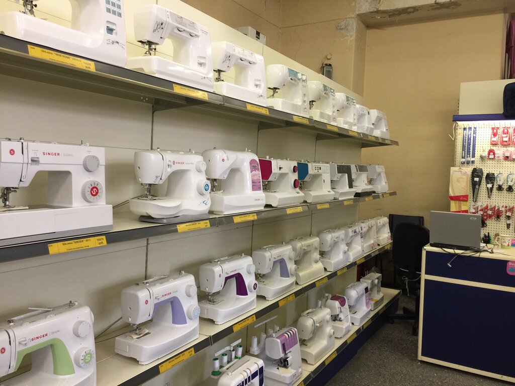 Dikiş ve örgü makinaları Shveynyye mashiny, Saint‑Petersburg, foto