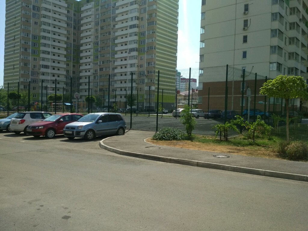 Spor alanı Баскетбольная площадка, Krasnodar, foto