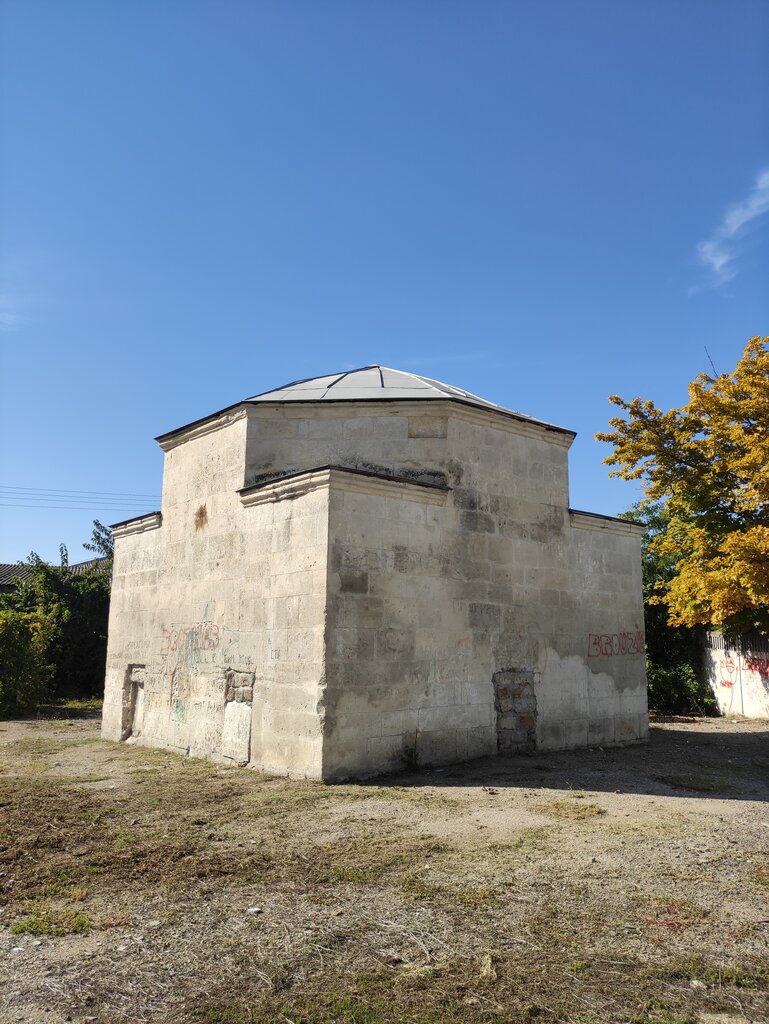 Ünlü kişilerin mezarları Усыпальница Дюрбе Ахмед-бея, Bahçesaray, foto