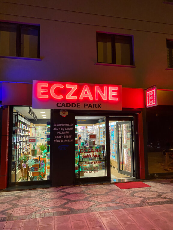 Eczaneler Cadde Park Eczanesi, İstanbul, foto