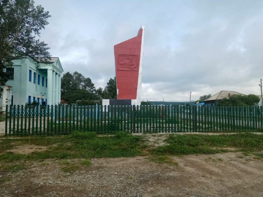 Anıt, heykel Воинам-землякам, погибшим на фронтах Великой Отечественной войны, Zabaykalski krayı, foto