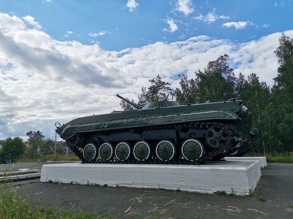 Teknoloji anıtı Танк, Bratsk, foto