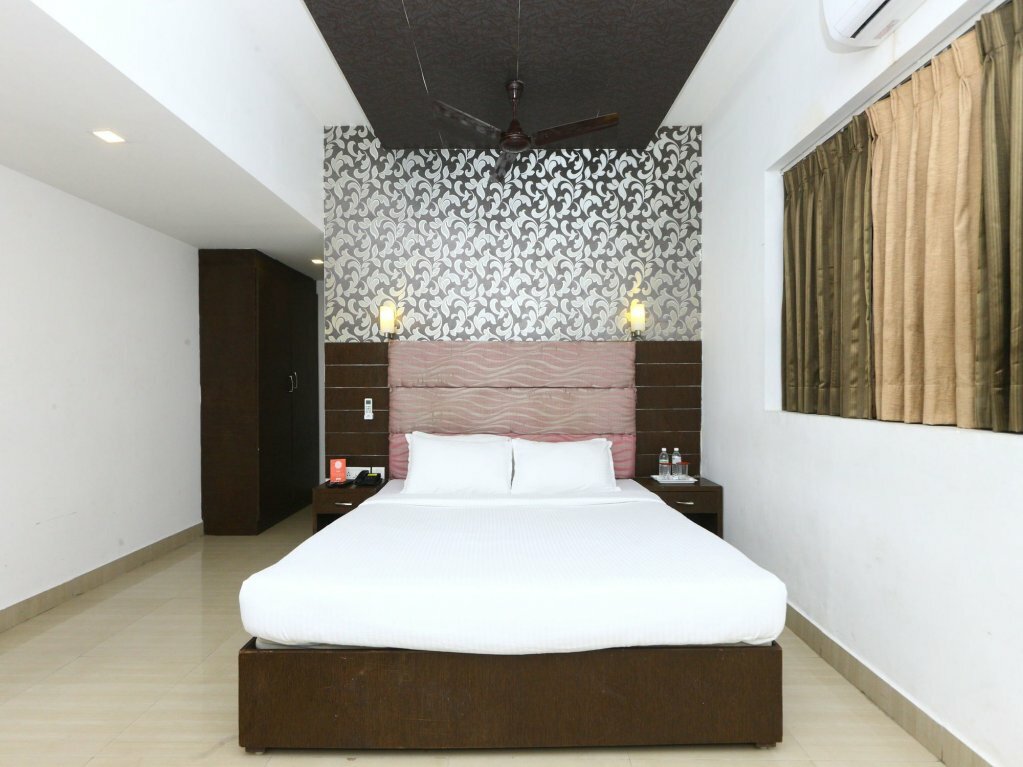 Otel Oyo Flagship 312 Near Ashram Road, Ahmadabad, foto
