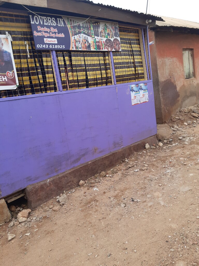 Tuvalet Lovers inn, Akra, foto