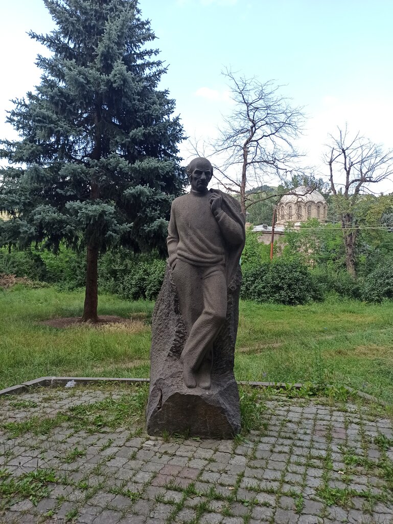 Anıt, heykel Hrant Matevosyan, Vanadzor, foto