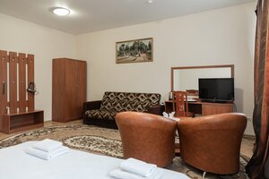 Tarmansky (ulitsa Malysheva No:33, mikrorayon Tarmany), otel  Tiumen'den