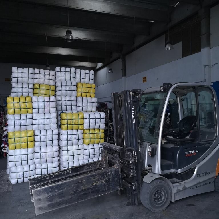 i̇thalat-ihracat firmaları Abbigliamento Usato - Cucitex 2, Campania, foto