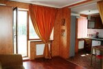 Furnished Apartments on Sovetskaya (Харьковская набережная No:7/9), kısa süreli konaklama  Harkiv'den